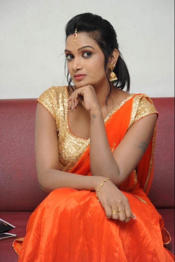 Srivani Reddy Photos: Latest HD Images, Pictures, Stills & Pics - FilmiBeat