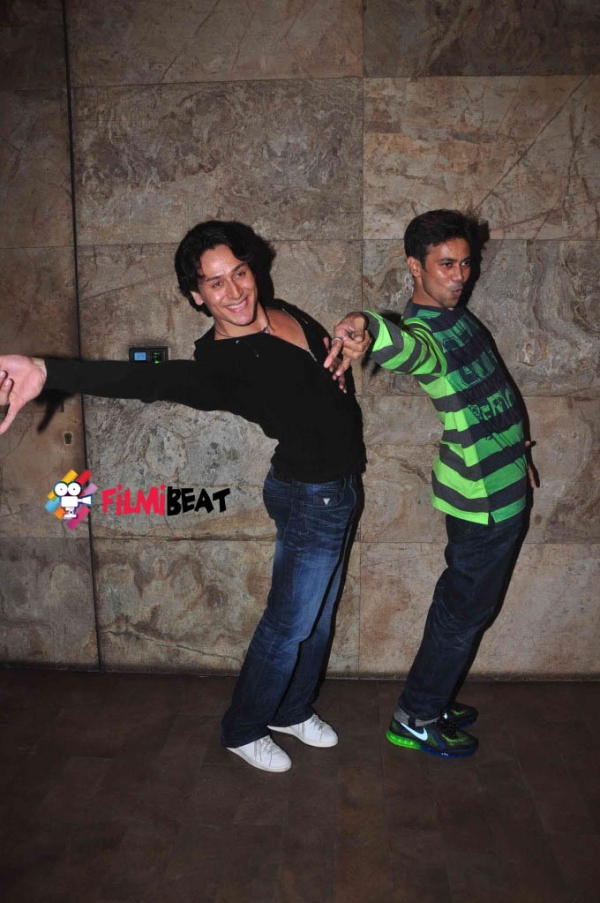 Tiger Shroff pays tribute to Michael Jackson Photos - FilmiBeat
