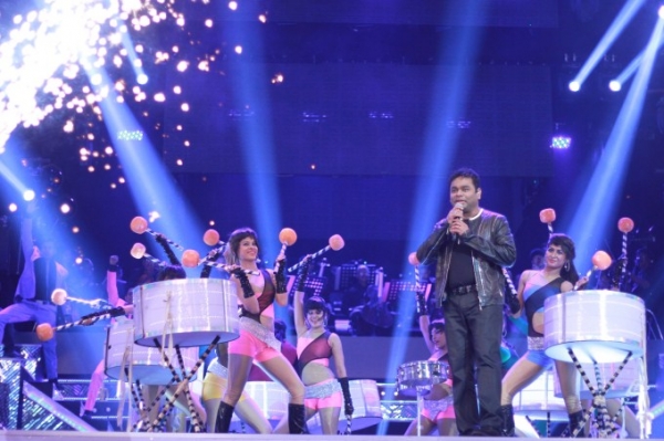 News 7 Tamil Global Concert By AR Rahman Photos - FilmiBeat