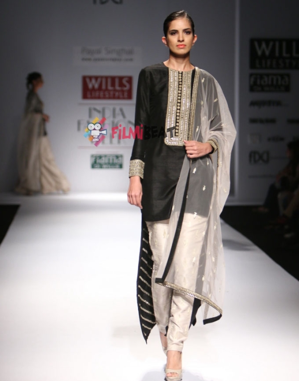 Payal Singhal Spring 2015 Collection Photos - FilmiBeat