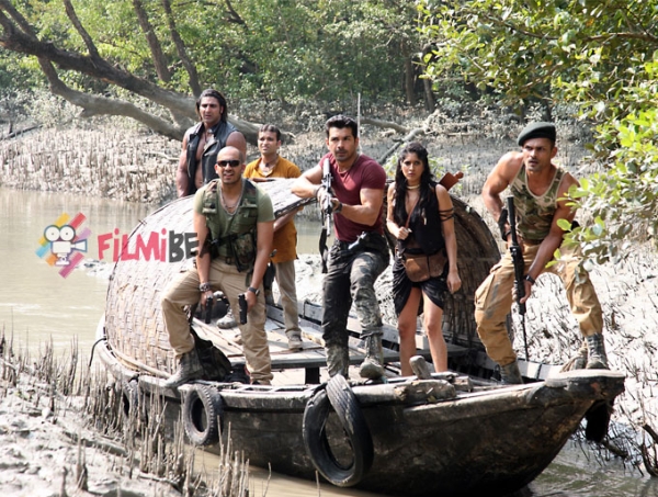 Roar Photos: HD Images, Pictures, Stills, First Look Posters of Roar ...