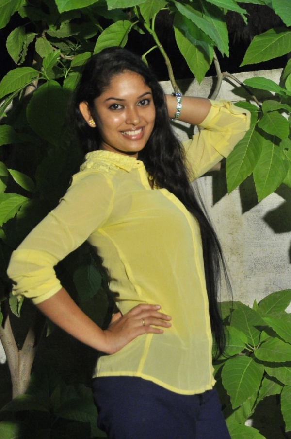 Lara Photos: HD Images, Pictures, Stills, First Look Posters of Lara ...