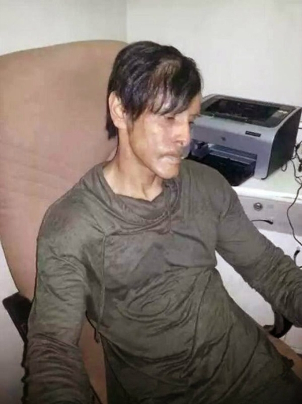 Chiyaan Vikram's Different Looks Photos - FilmiBeat