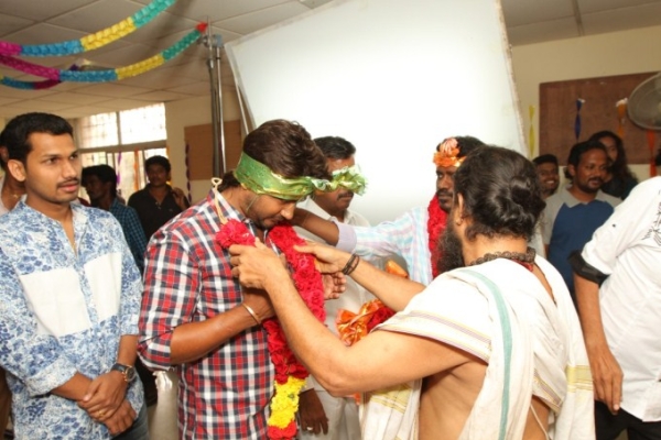 Paambu Sattai Movie Launch Photos - FilmiBeat