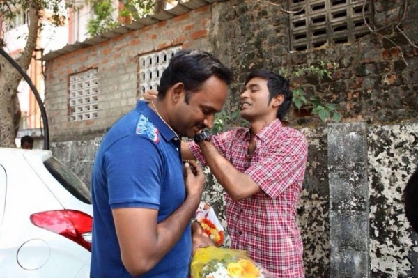 Dhanush Gifted Gold Chain To National Award Winners Photos - FilmiBeat