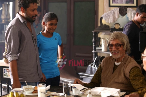 Piku Photos: HD Images, Pictures, Stills, First Look Posters of Piku ...