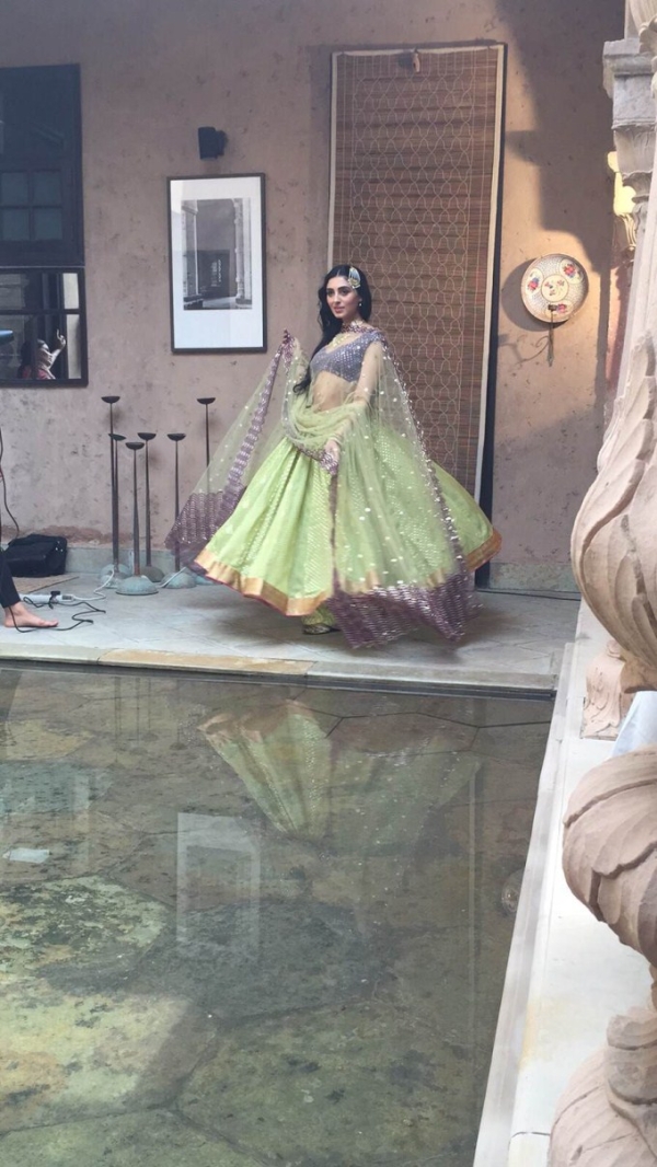 Pernia Qureshi Shoots For An Exclusive Jaanisaar Inspired Collection ...