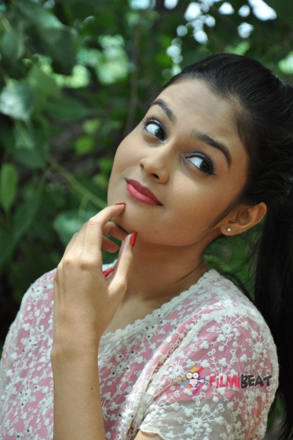 Pragathi (New Telugu Actress) Photos: Latest HD Images, Pictures ...