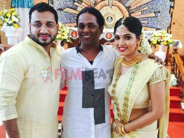 Muktha George And Rinku Tomy Gets Engaged Photos - FilmiBeat