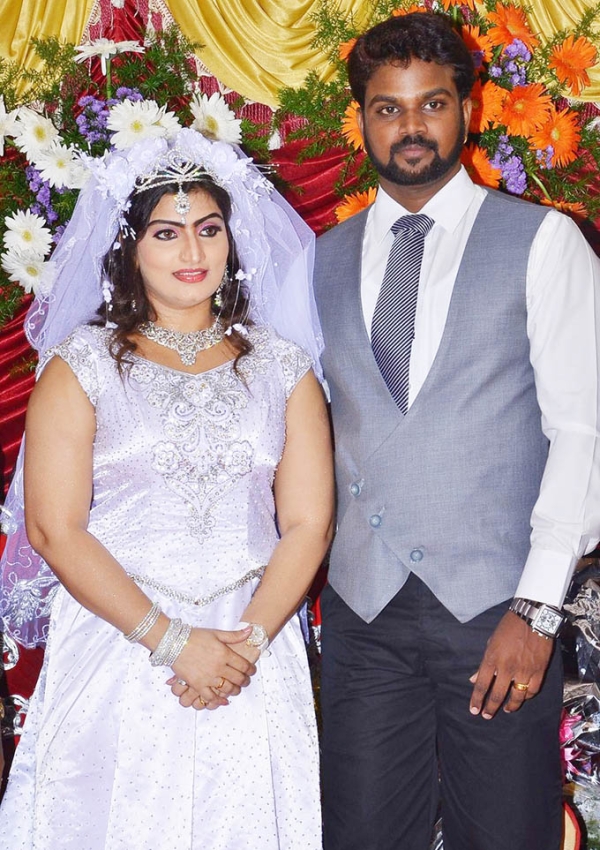 Actress Babilona Weds Industrialist Sundar Babul Raj Photos - FilmiBeat