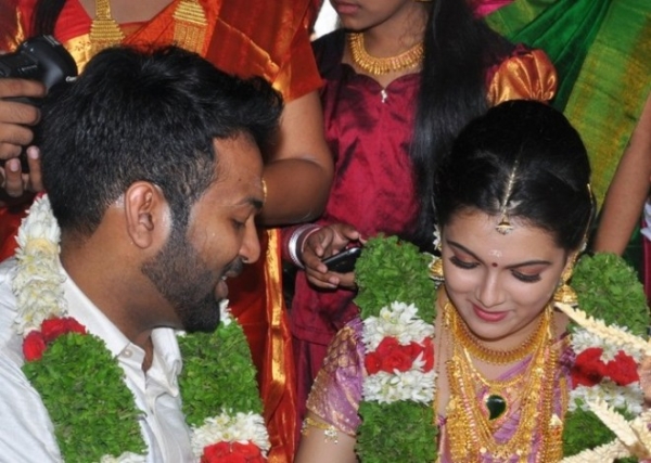 Actresses Saranya Mohan Wedding Photos - FilmiBeat