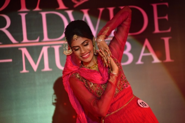 Talent Night Of 24th Miss India Worldwide 2015 Photos - FilmiBeat