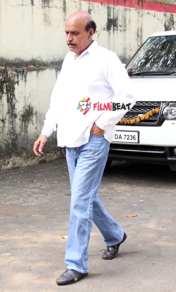 Funeral Of Abhay Deol's Father Ajit Singh Deol Photos - FilmiBeat