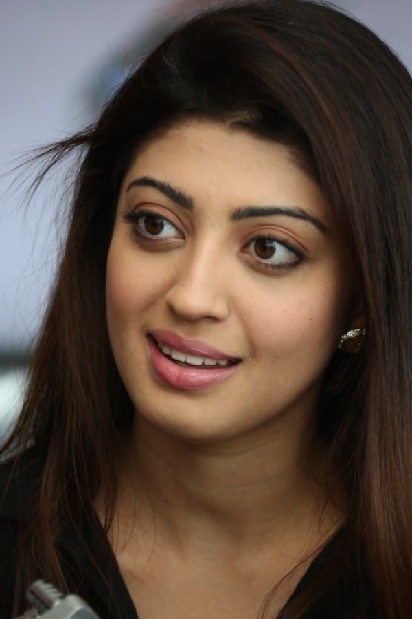 Praneetha Photos: Latest HD Images, Pictures, Stills & Pics - FilmiBeat