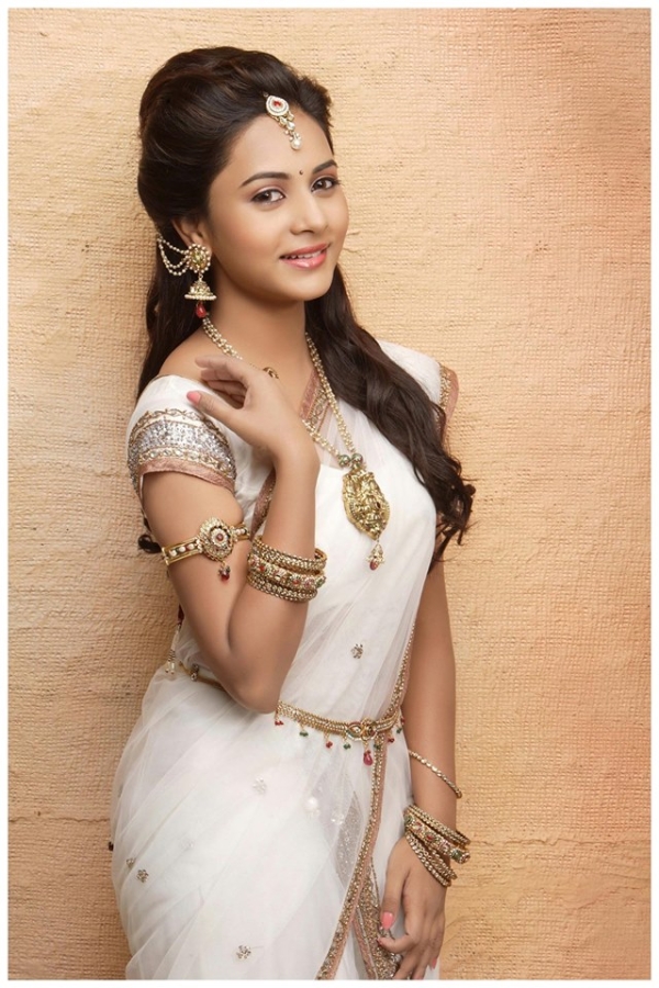 Suza Kumar Photos: Latest HD Images, Pictures, Stills & Pics - FilmiBeat
