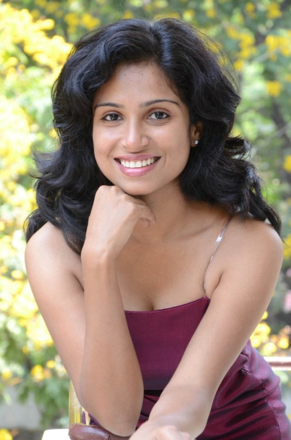 Vrushali Photos: Latest HD Images, Pictures, Stills & Pics - FilmiBeat