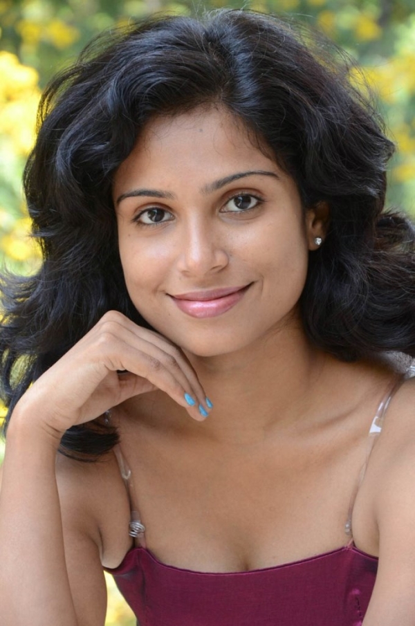 Vrushali Photos Latest Hd Images Pictures Stills Pics Filmibeat