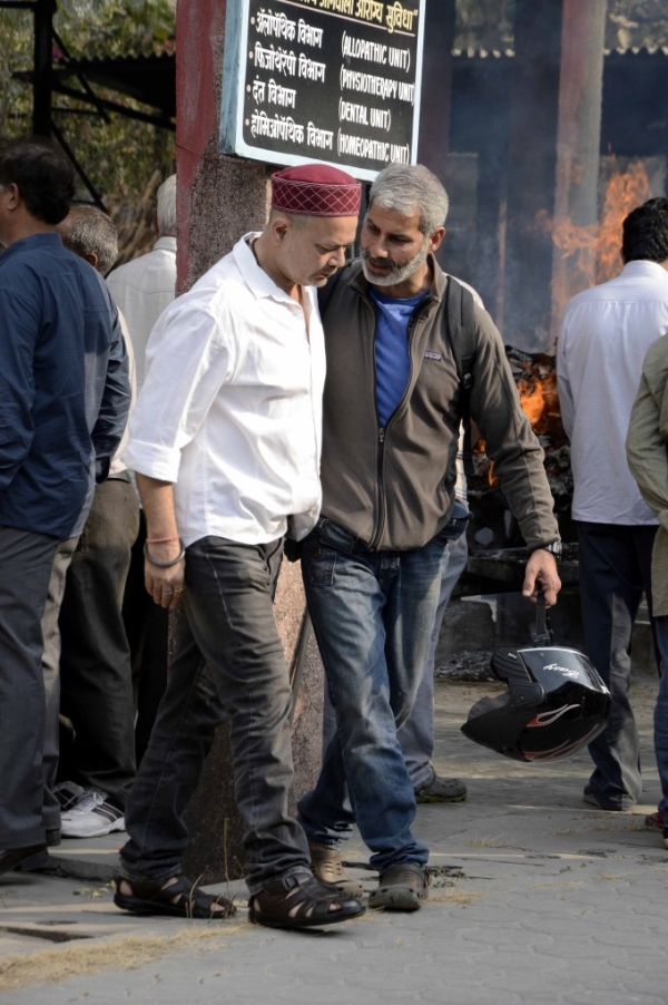 Funeral Of Actor Rajesh Vivek Photos - FilmiBeat