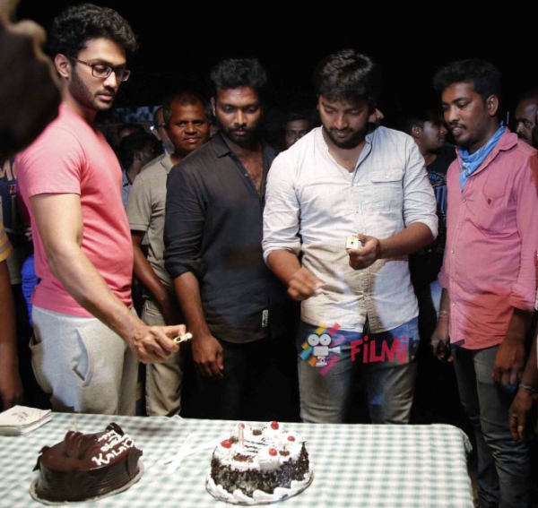 Actor Kalaiarasan Birthday Celebration With Pattinapakkam Team At ...