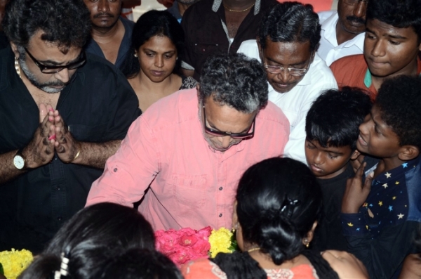 Tamil Industry Pay Last Respect To Kumarimuthu Photos - FilmiBeat