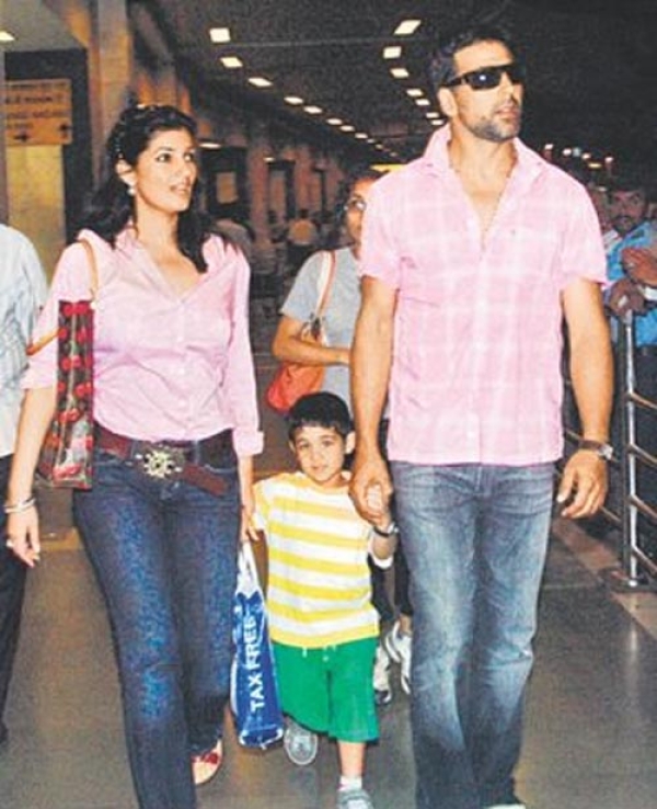 Rare Family Photos Of Akshay Kumar