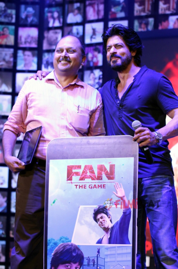 Tailer Launch of Shahrukh Khan's Fan Photos - FilmiBeat