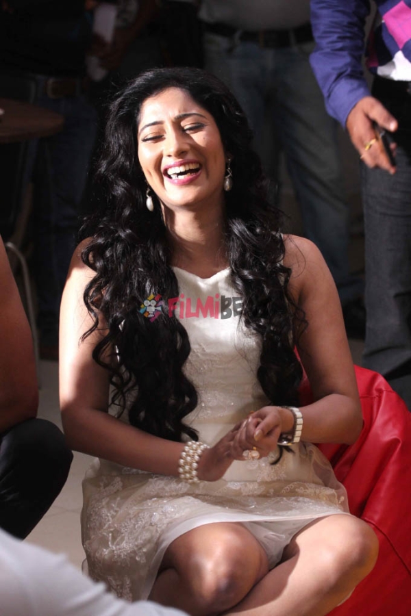 Full 2 Jugadu Photos: HD Images, Pictures, Stills, First Look Posters ...