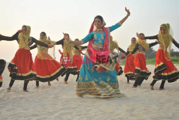 Bannabannada Baduku Photos: HD Images, Pictures, Stills, First Look ...