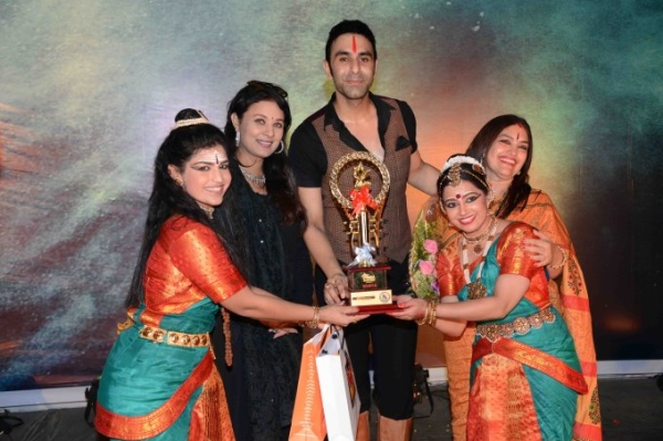 Grand Finale of Sandip Soparrkar's 3rd India Dance Week Photos - FilmiBeat