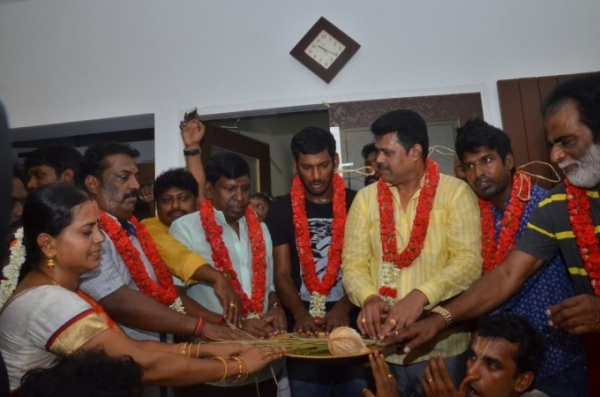 Kathi Sandai Movie Launch Photos - FilmiBeat