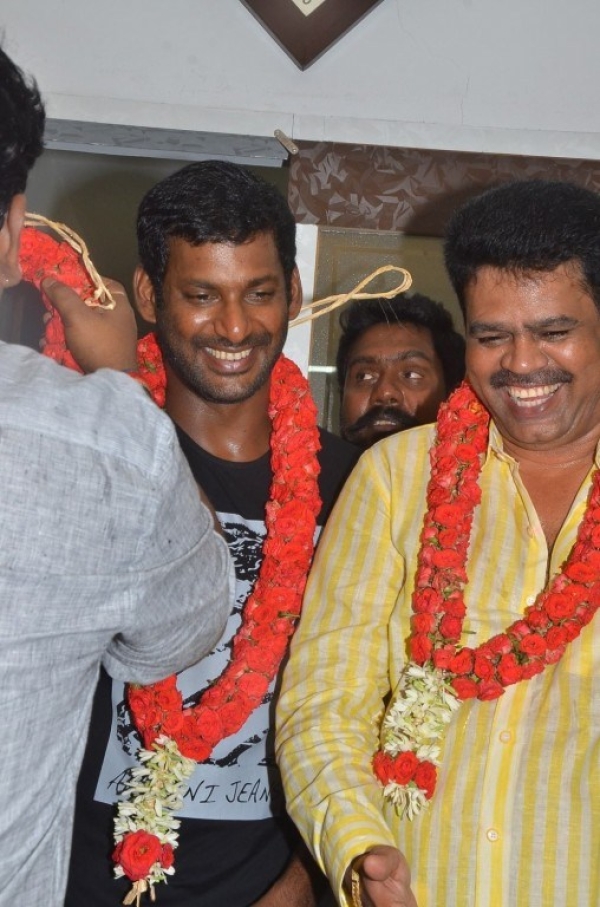 Kathi Sandai Movie Launch Photos - FilmiBeat