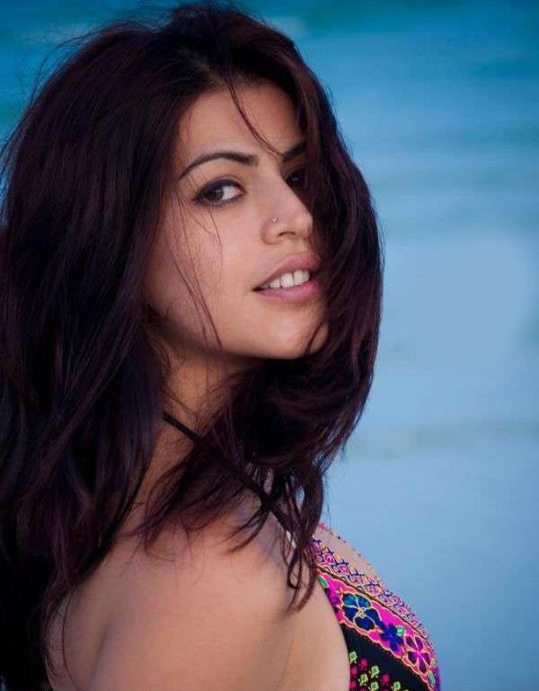 Shenaz Treasurywala Latest Photoshoot Photos - FilmiBeat