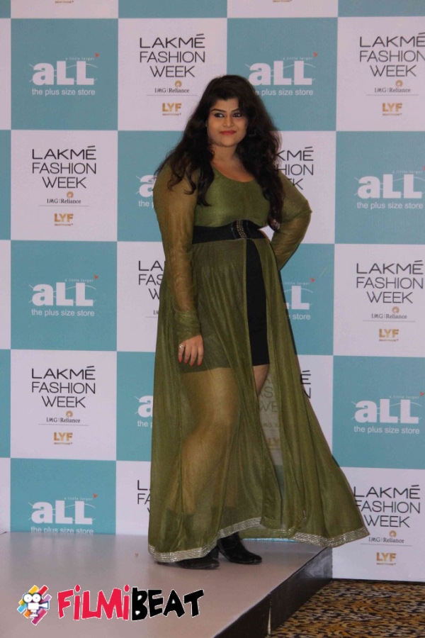 Plus Size Model Auditions Of Lakme Fashion Week 2016 Photos - FilmiBeat