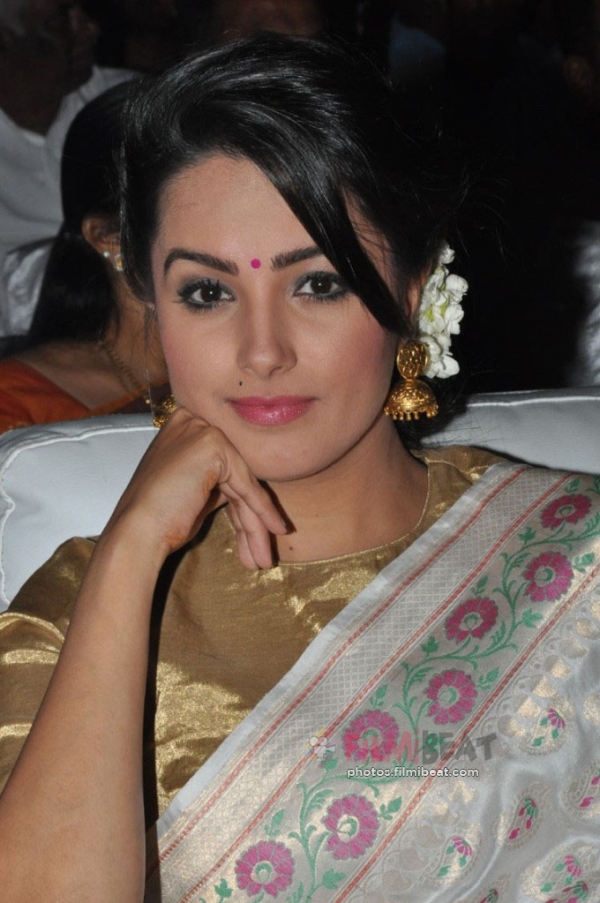 Anitha Photos: Latest HD Images, Pictures, Stills & Pics - FilmiBeat