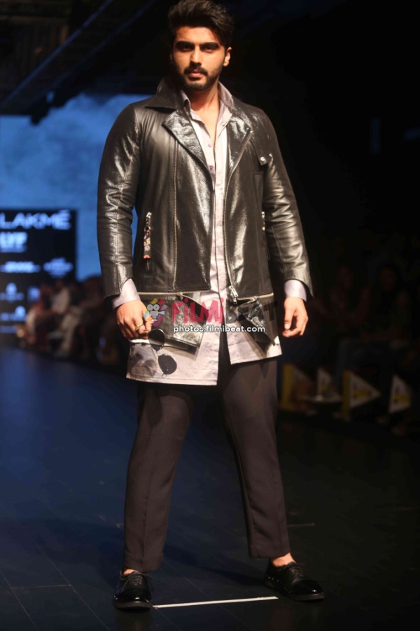 Arjun Kapoor Walks The Ramp At LFW 2016 Photos - FilmiBeat