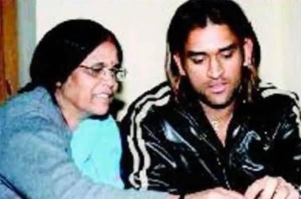 Reel Vs Real Life of MS Dhoni Family Photos - FilmiBeat