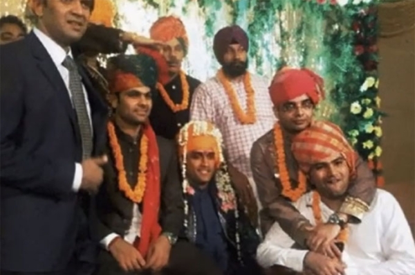 Reel Vs Real Life of MS Dhoni Family Photos - FilmiBeat