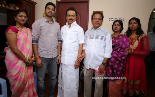 Actor Vasu Vikram Daughter Vasugi Wedding Reception Photos - FilmiBeat