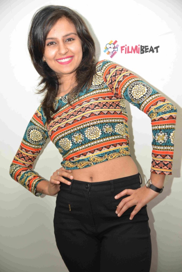 Jayashree Aradhya Photos Hd Latest Images Pictures