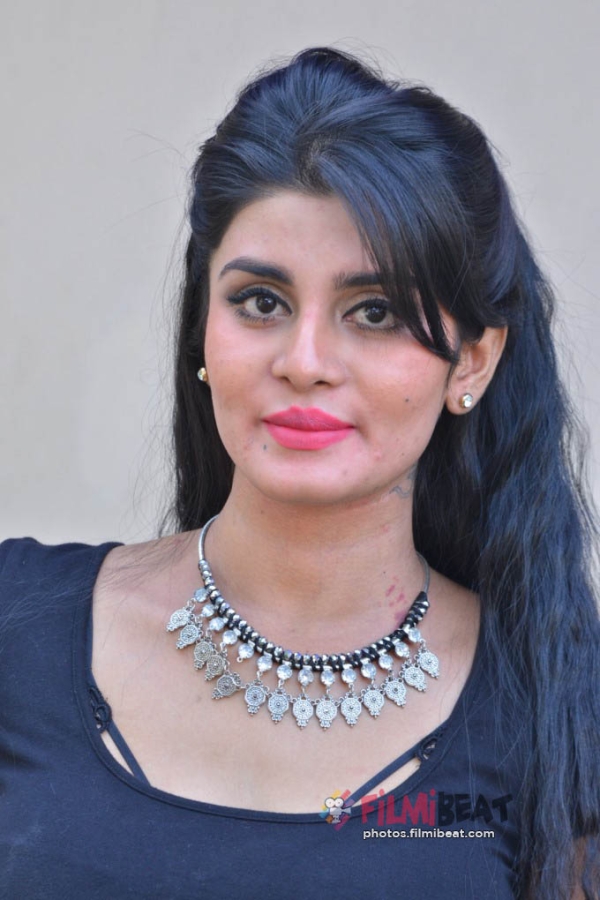 Harini Photos: Latest HD Images, Pictures, Stills & Pics - FilmiBeat