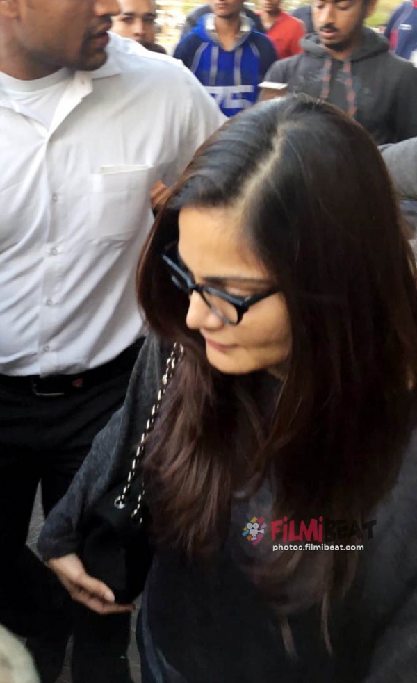 Salman Khan & Alveera Spotted At Jodhpur Airport Photos - FilmiBeat