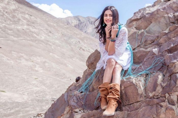 Commando 2 Photos: HD Images, Pictures, Stills, First Look Posters of ...