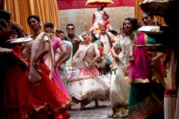 Kaatru Veliyidai Photos: HD Images, Pictures, Stills, First Look ...