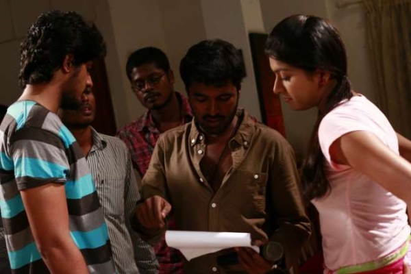 Plus or Minus Photos: HD Images, Pictures, Stills, First Look Posters of Plus or Minus Movie ...