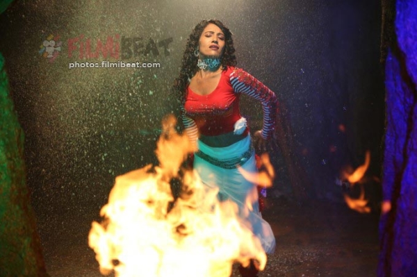 Roopa Photos: HD Images, Pictures, Stills, First Look Posters of Roopa ...