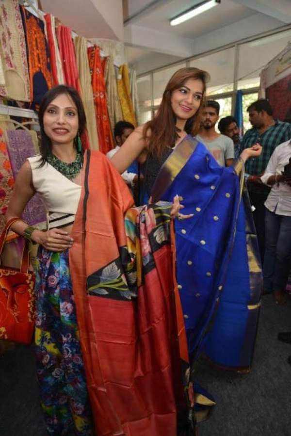 Actress Ashwini and Socialite Sudha Jain Inaugurates Silk India Expo ...