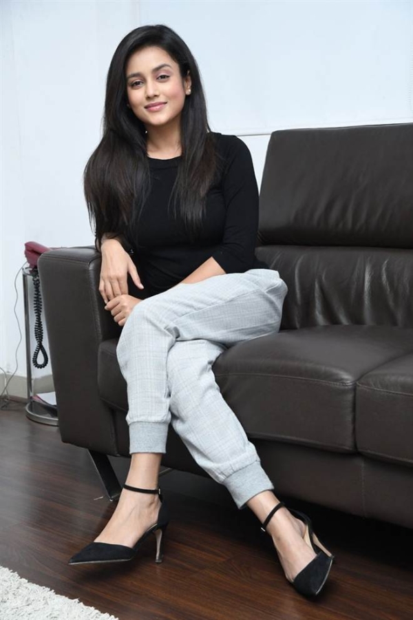 Mishti Chakraborty Photos [HD]: Latest Images, Pictures, Stills of ...