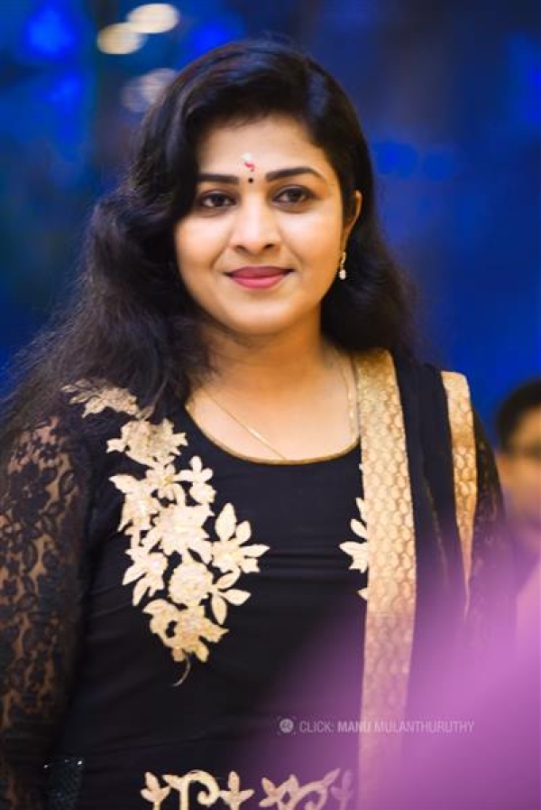 Uma Nair Photos: Latest HD Images, Pictures, Stills & Pics - FilmiBeat