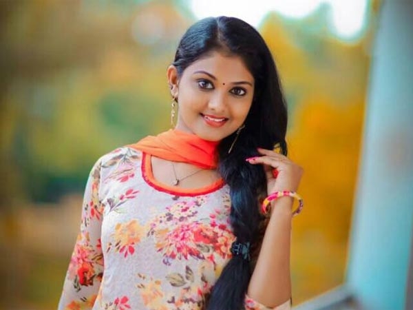 Vindhuja Vikraman Photos: Latest HD Images, Pictures, Stills & Pics ...
