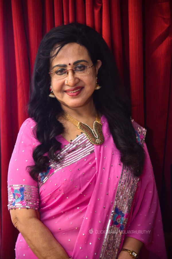 Sheela Photos: Latest HD Images, Pictures, Stills & Pics - FilmiBeat